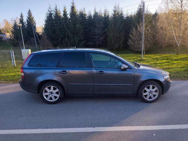 Pelēks Volvo V50 2006 Raseiniai, ar dzinēja tilpumu 2.00 L un nobraukumu 200 tūkst. km par 920 €, foto 4 vietnē AUTOMOTO.COM.LV