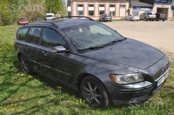 Grey Volvo V50 2006 in Riga, with an engine capacity of 1.60 L and mileage of 260 thousand km for 1850 €, photo 2 on AUTOMOTO.COM.LV