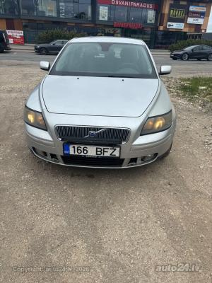Pelēks Volvo V50 2006 Tallina, ar dzinēja tilpumu 1.60 L un nobraukumu 457 tūkst. km par 500 €, foto  vietnē AUTOMOTO.COM.LV