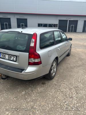 Pelēks Volvo V50 2006 Tallina, ar dzinēja tilpumu 1.60 L un nobraukumu 457 tūkst. km par 500 €, foto 5 vietnē AUTOMOTO.COM.LV