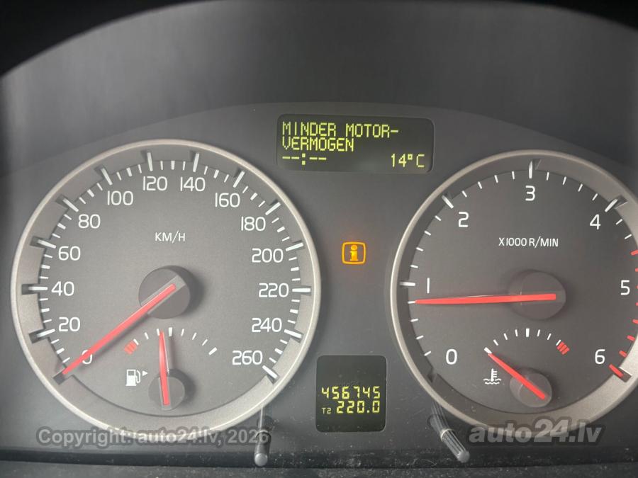 Pelēks Volvo V50 2006 Tallina, ar dzinēja tilpumu 1.60 L un nobraukumu 457 tūkst. km par 500 €, foto 14 vietnē AUTOMOTO.COM.LV