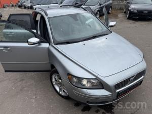 Pelēks Volvo V50 2006 Rīga, ar dzinēja tilpumu 2.40 L un nobraukumu 235 tūkst. km par 3250 €, foto  vietnē AUTOMOTO.COM.LV