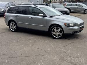 Серый Вольво В50 2006 в Рига, объемом двигателя 2.40 л и пробегом 235 тыс. км за 3250 €, фото 8 на AUTOMOTO.COM.LV