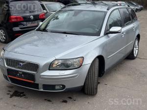 Серый Вольво В50 2006 в Рига, объемом двигателя 2.40 л и пробегом 235 тыс. км за 3250 €, фото 9 на AUTOMOTO.COM.LV