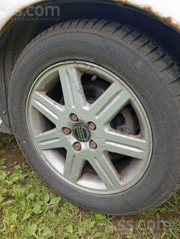 Pelēks Volvo V50 2006 Rīga, ar dzinēja tilpumu 2.40 L un nobraukumu 432 tūkst. km par 1400 €, foto 4 vietnē AUTOMOTO.COM.LV