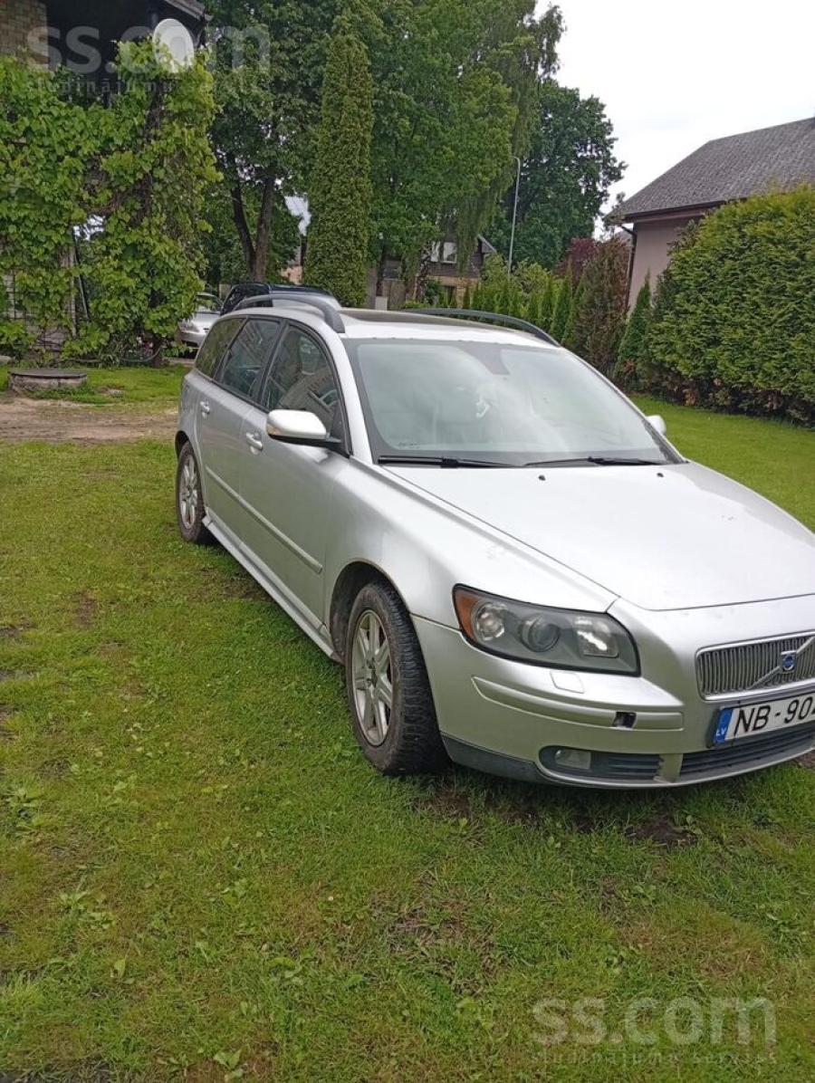 Grey Volvo V50 2006 in Riga, with an engine capacity of 2.40 L and mileage of 432 thousand km for 1400 €, photo 6 on AUTOMOTO.COM.LV