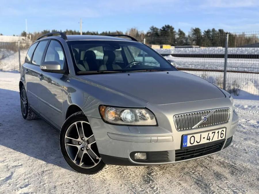 Серый Вольво В50 2006 в Рига, объемом двигателя 2.00 л и пробегом 0 тыс. км за 2995 €, фото 1 на AUTOMOTO.COM.LV
