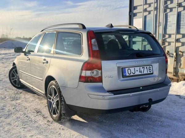 Pelēks Volvo V50 2006 Rīga, ar dzinēja tilpumu 2.00 L un nobraukumu 0 tūkst. km par 2995 €, foto 2 vietnē AUTOMOTO.COM.LV