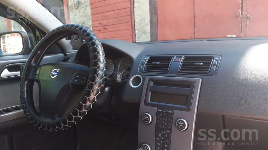 Pelēks Volvo V50 2006 Bauska, ar dzinēja tilpumu 1.60 L un nobraukumu 465 tūkst. km par 1300 €, foto 3 vietnē AUTOMOTO.COM.LV