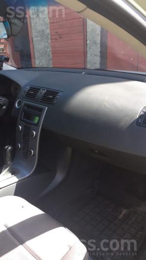 Pelēks Volvo V50 2006 Bauska, ar dzinēja tilpumu 1.60 L un nobraukumu 465 tūkst. km par 1300 €, foto 6 vietnē AUTOMOTO.COM.LV