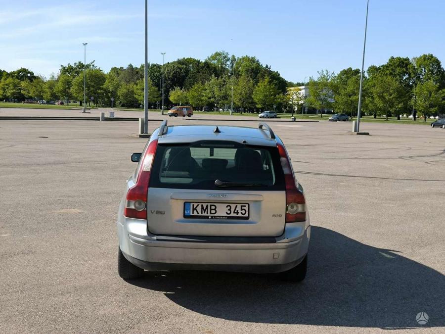Pelēks Volvo V50 2006 Kauņa, ar dzinēja tilpumu 2.00 L un nobraukumu 353 tūkst. km par 700 €, foto 7 vietnē AUTOMOTO.COM.LV