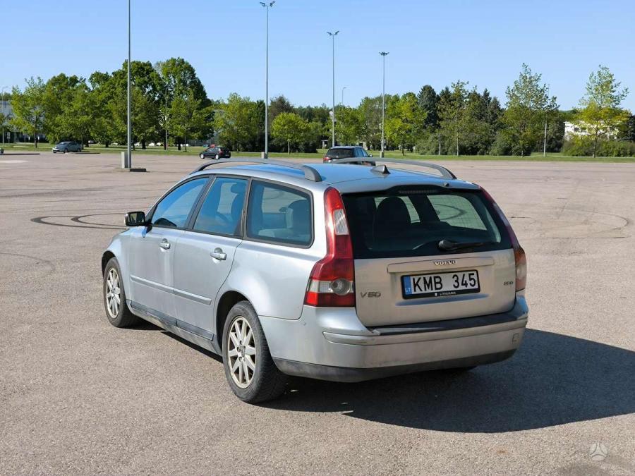 Pelēks Volvo V50 2006 Kauņa, ar dzinēja tilpumu 2.00 L un nobraukumu 353 tūkst. km par 700 €, foto 8 vietnē AUTOMOTO.COM.LV