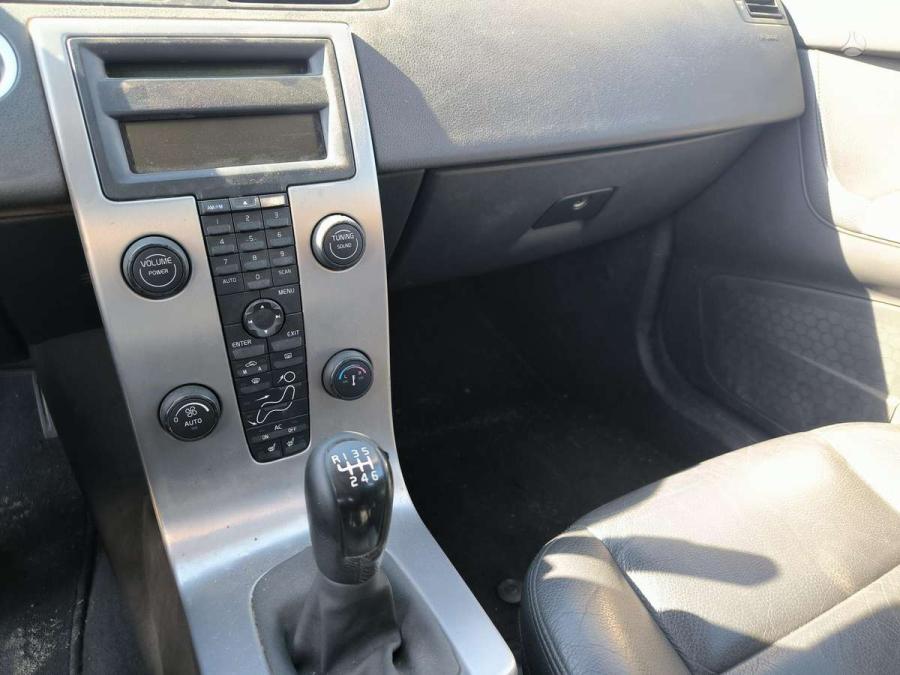 Pelēks Volvo V50 2006 Kauņa, ar dzinēja tilpumu 2.00 L un nobraukumu 353 tūkst. km par 700 €, foto 14 vietnē AUTOMOTO.COM.LV