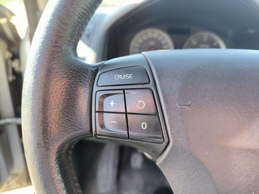 Pelēks Volvo V50 2006 Kauņa, ar dzinēja tilpumu 2.00 L un nobraukumu 353 tūkst. km par 700 €, foto 15 vietnē AUTOMOTO.COM.LV