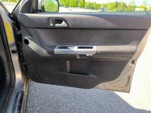 Pelēks Volvo V50 2006 Kauņa, ar dzinēja tilpumu 2.00 L un nobraukumu 353 tūkst. km par 700 €, foto 24 vietnē AUTOMOTO.COM.LV