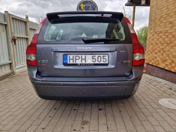 Серый Вольво В50 2006 в Паневежис, объемом двигателя 2.00 л и пробегом 311 тыс. км за 1300 €, фото 7 на AUTOMOTO.COM.LV