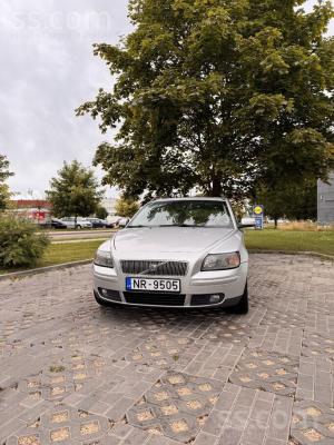 Pelēks Volvo V50 2006 Rīga, ar dzinēja tilpumu 2.00 L un nobraukumu 359 tūkst. km par 1500 €, foto  vietnē AUTOMOTO.COM.LV