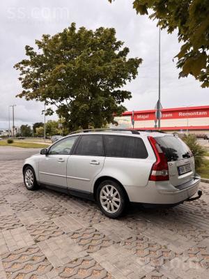 Pelēks Volvo V50 2006 Rīga, ar dzinēja tilpumu 2.00 L un nobraukumu 359 tūkst. km par 1500 €, foto 3 vietnē AUTOMOTO.COM.LV