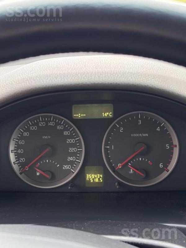 Grey Volvo V50 2006 in Riga, with an engine capacity of 2.00 L and mileage of 359 thousand km for 1500 €, photo 10 on AUTOMOTO.COM.LV