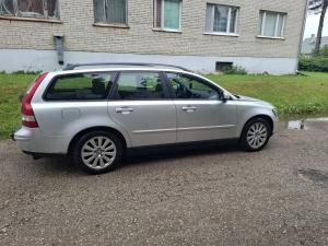 Pelēks Volvo V50 2006 Tallina, ar dzinēja tilpumu 2.40 L un nobraukumu 315 tūkst. km par 2990 €, foto 8 vietnē AUTOMOTO.COM.LV