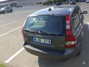 Pelēks Volvo V50 2006 Panevēža, ar dzinēja tilpumu 1.99 L un nobraukumu 373 tūkst. km par 1500 €, foto  vietnē AUTOMOTO.COM.LV