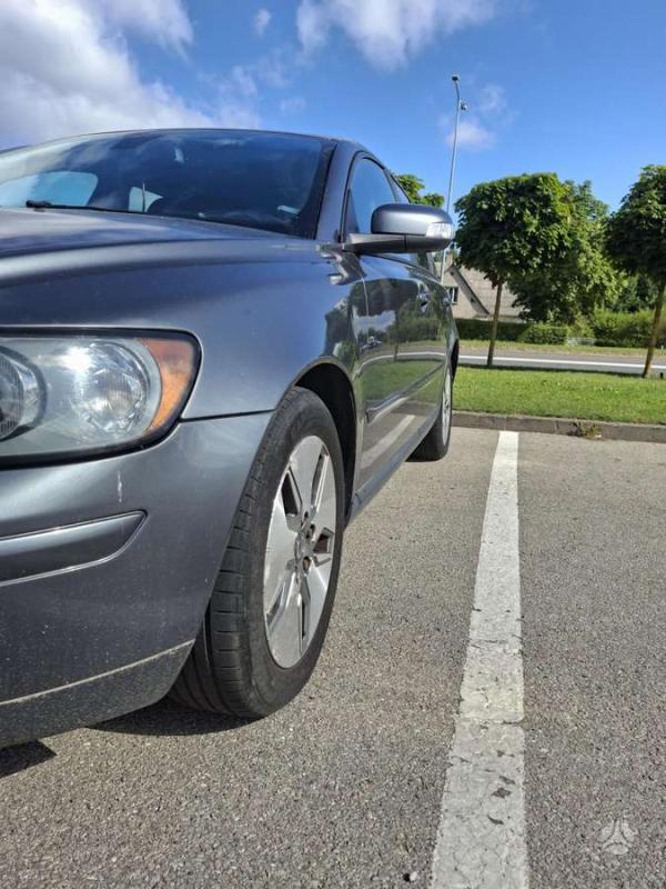 Grey Volvo V50 2006 in Panevezys, with an engine capacity of 1.99 L and mileage of 373 thousand km for 1500 €, photo 4 on AUTOMOTO.COM.LV