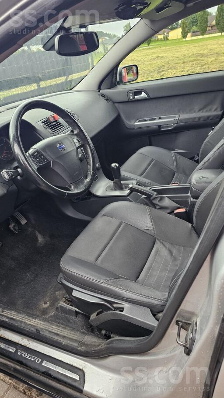 Grey Volvo V50 2006 in Ventspils, with an engine capacity of 1.60 L and mileage of 339 thousand km for 1600 €, photo 7 on AUTOMOTO.COM.LV
