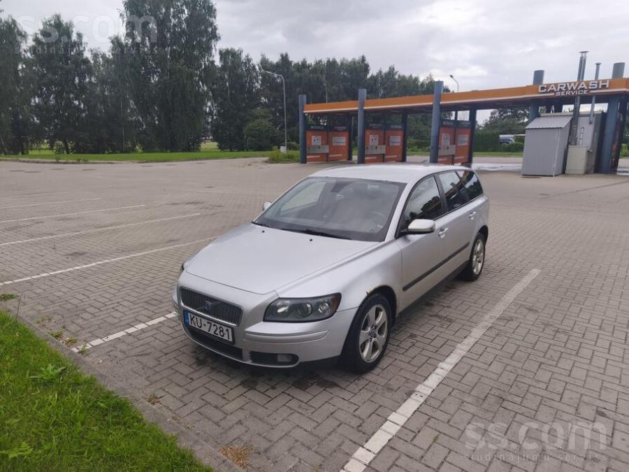 Grey Volvo V50 2006 in Jelgava, with an engine capacity of 2.00 L and mileage of 531 thousand km for 750 €, photo 5 on AUTOMOTO.COM.LV