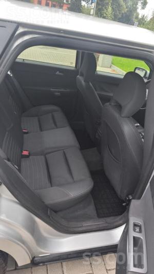Grey Volvo V50 2006 in Jelgava, with an engine capacity of 2.00 L and mileage of 531 thousand km for 750 €, photo 9 on AUTOMOTO.COM.LV