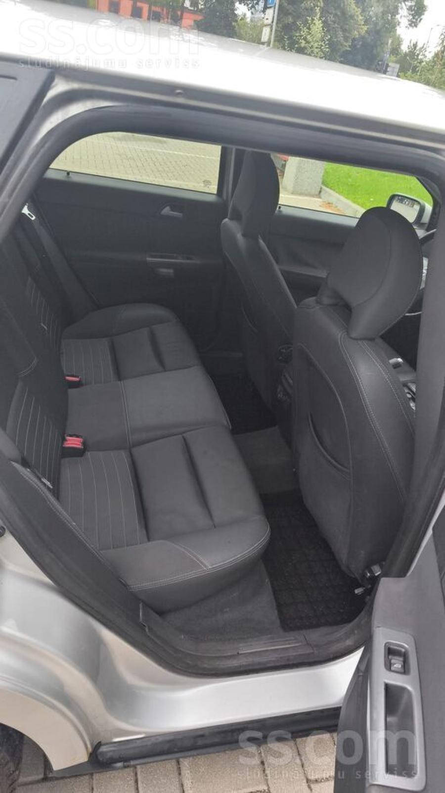Grey Volvo V50 2006 in Jelgava, with an engine capacity of 2.00 L and mileage of 531 thousand km for 750 €, photo 9 on AUTOMOTO.COM.LV