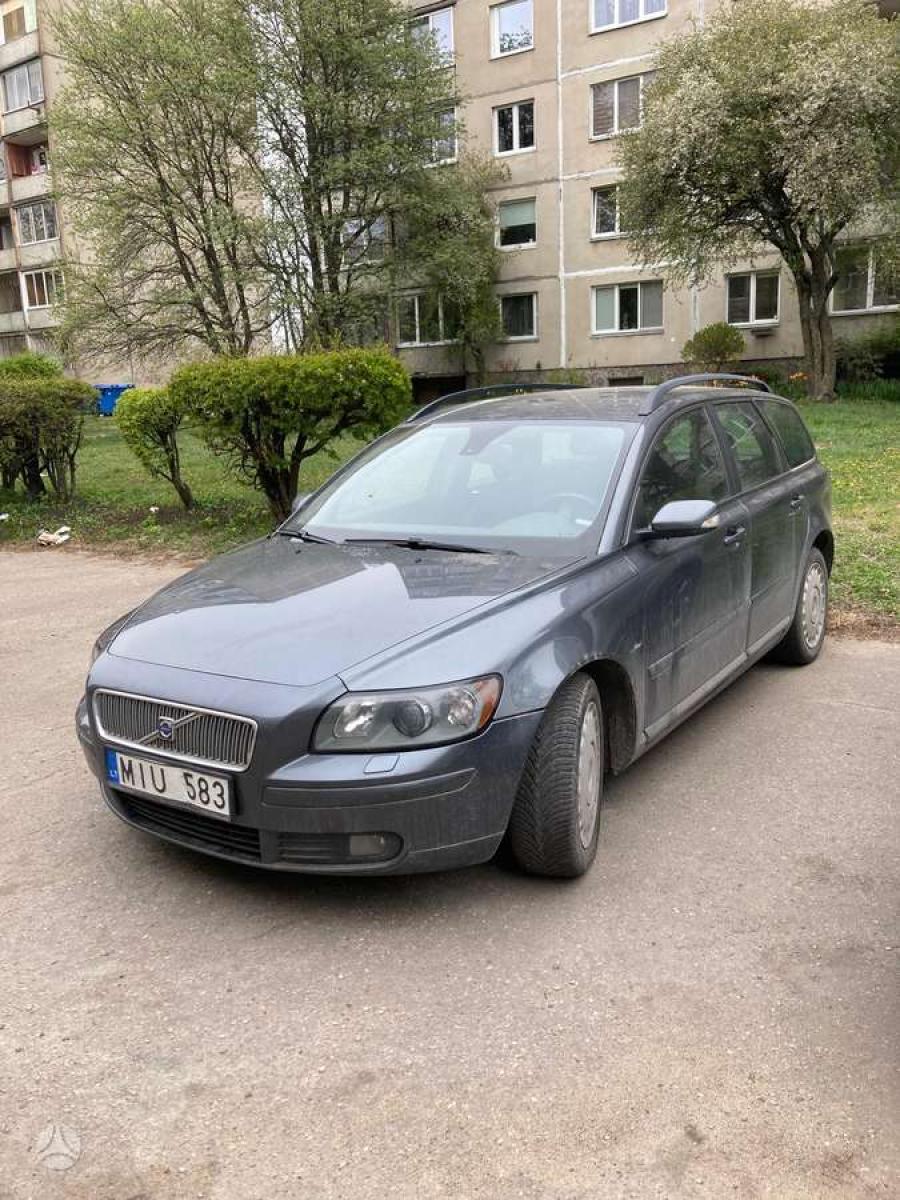Серый Вольво В50 2006 в Каунас, объемом двигателя 2.00 л и пробегом 250 тыс. км за 650 €, фото 1 на AUTOMOTO.COM.LV