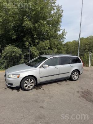 Pelēks Volvo V50 2006 Daugavpils, ar dzinēja tilpumu 1.60 L un nobraukumu 337 tūkst. km par 1600 €, foto 3 vietnē AUTOMOTO.COM.LV