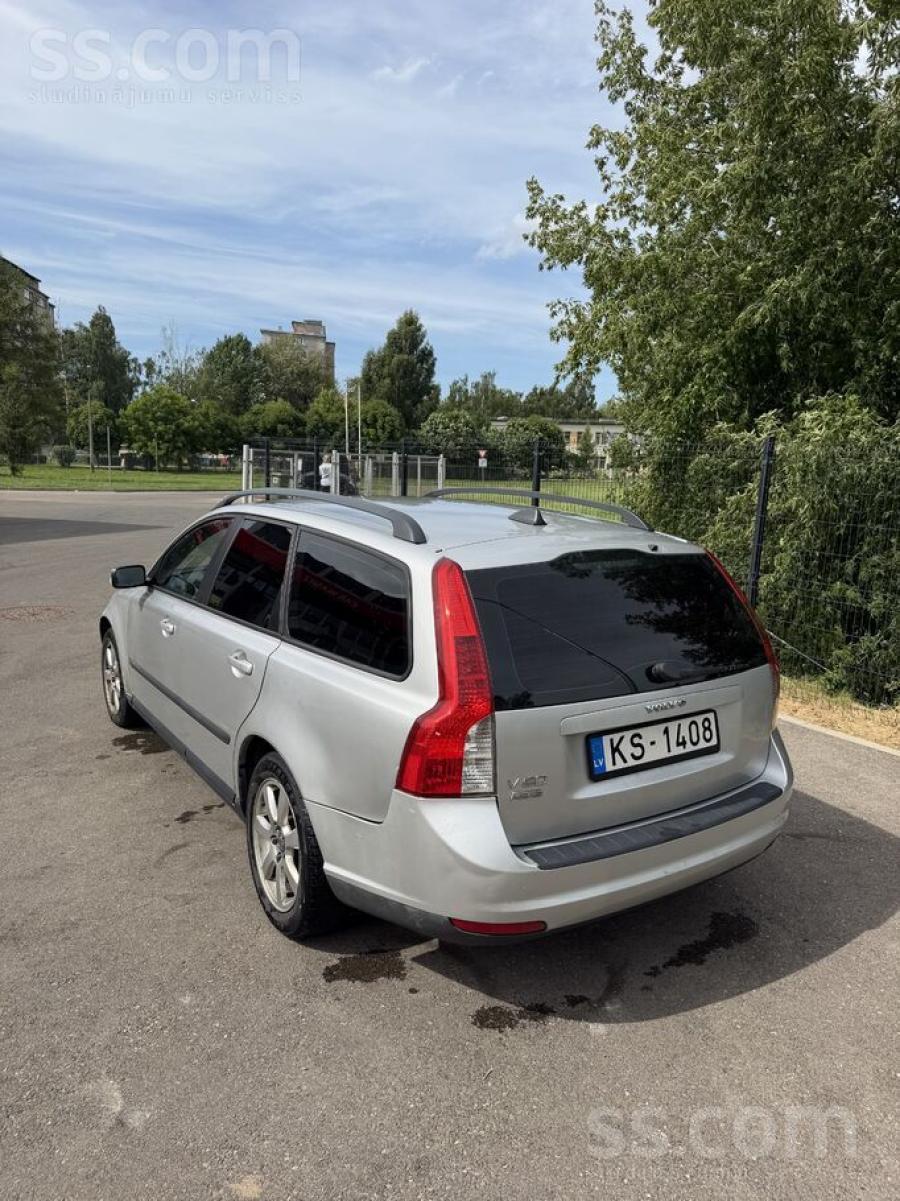 Pelēks Volvo V50 2006 Daugavpils, ar dzinēja tilpumu 1.60 L un nobraukumu 337 tūkst. km par 1600 €, foto 4 vietnē AUTOMOTO.COM.LV