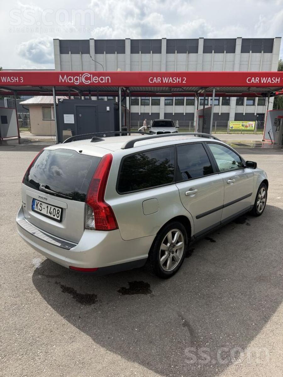 Pelēks Volvo V50 2006 Daugavpils, ar dzinēja tilpumu 1.60 L un nobraukumu 337 tūkst. km par 1600 €, foto 5 vietnē AUTOMOTO.COM.LV