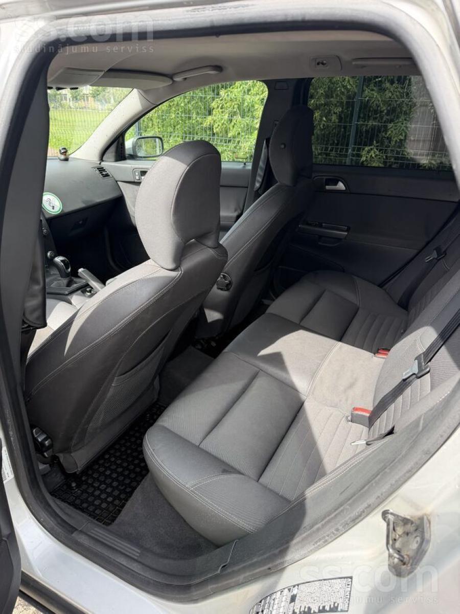 Pelēks Volvo V50 2006 Daugavpils, ar dzinēja tilpumu 1.60 L un nobraukumu 337 tūkst. km par 1600 €, foto 7 vietnē AUTOMOTO.COM.LV