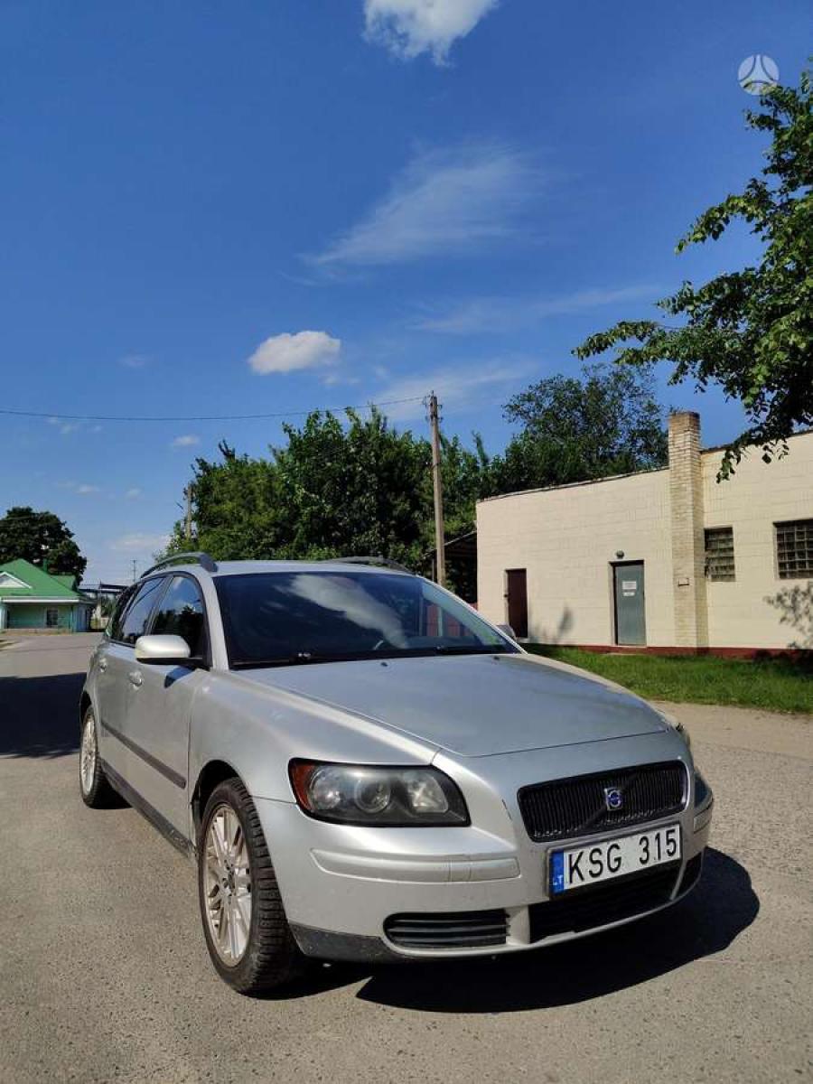 Grey Volvo V50 2006 in Vilnius, with an engine capacity of 1.60 L and mileage of 277 thousand km for 1350 €, photo 1 on AUTOMOTO.COM.LV
