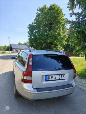 Grey Volvo V50 2006 in Vilnius, with an engine capacity of 1.60 L and mileage of 277 thousand km for 1350 €, photo 6 on AUTOMOTO.COM.LV