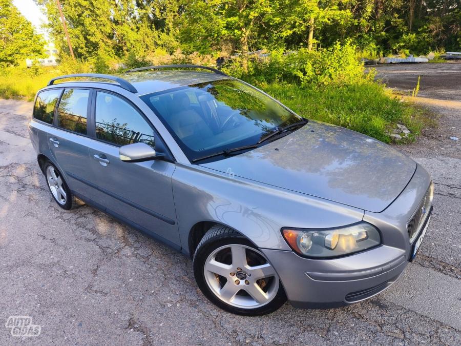 Grey Volvo V50 2006 in Taurage, with an engine capacity of 2.00 L and mileage of 316 thousand km for 1650 €, photo 1 on AUTOMOTO.COM.LV