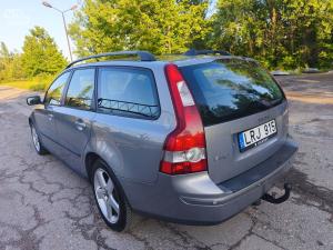 Grey Volvo V50 2006 in Taurage, with an engine capacity of 2.00 L and mileage of 316 thousand km for 1650 €, photo 5 on AUTOMOTO.COM.LV