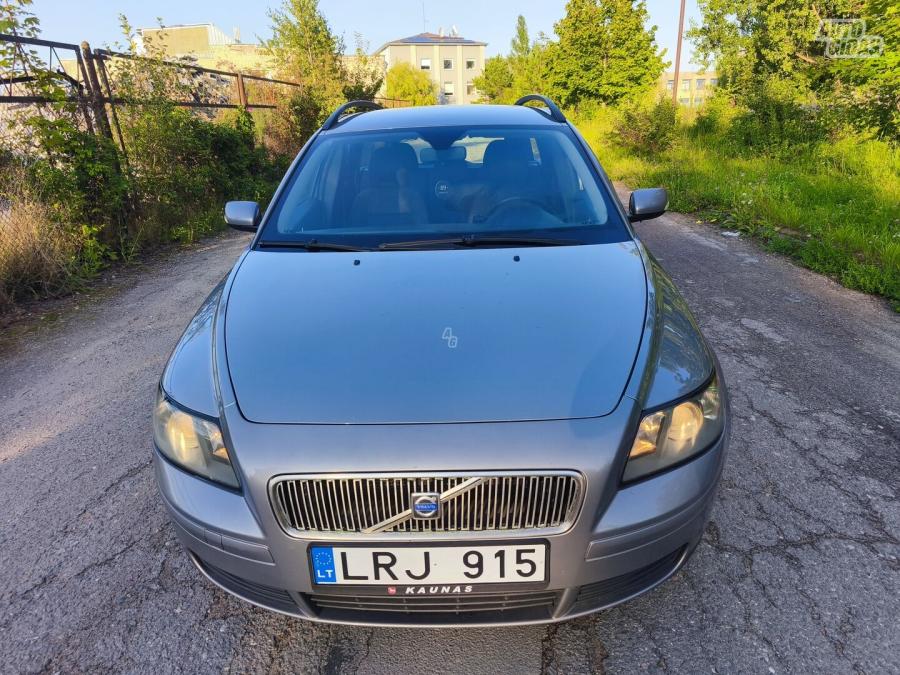 Grey Volvo V50 2006 in Taurage, with an engine capacity of 2.00 L and mileage of 316 thousand km for 1650 €, photo 6 on AUTOMOTO.COM.LV