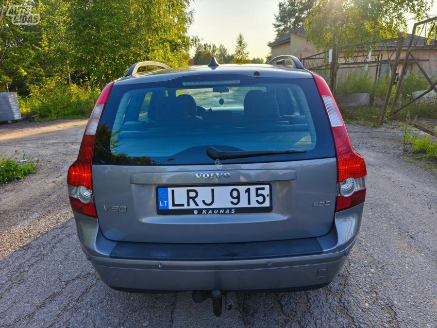Grey Volvo V50 2006 in Taurage, with an engine capacity of 2.00 L and mileage of 316 thousand km for 1650 €, photo 7 on AUTOMOTO.COM.LV