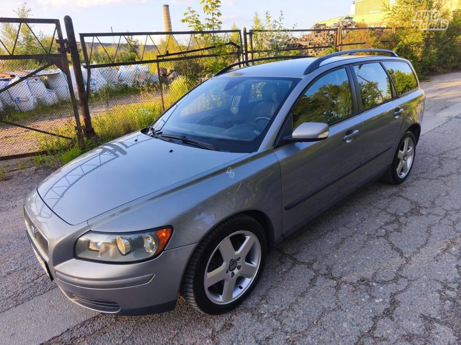 Grey Volvo V50 2006 in Taurage, with an engine capacity of 2.00 L and mileage of 316 thousand km for 1650 €, photo 9 on AUTOMOTO.COM.LV