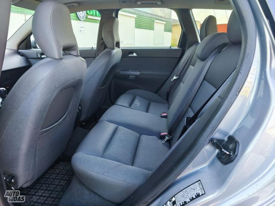 Grey Volvo V50 2006 in Taurage, with an engine capacity of 2.00 L and mileage of 316 thousand km for 1650 €, photo 12 on AUTOMOTO.COM.LV
