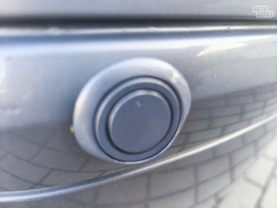 Grey Volvo V50 2006 in Taurage, with an engine capacity of 2.00 L and mileage of 316 thousand km for 1650 €, photo 24 on AUTOMOTO.COM.LV