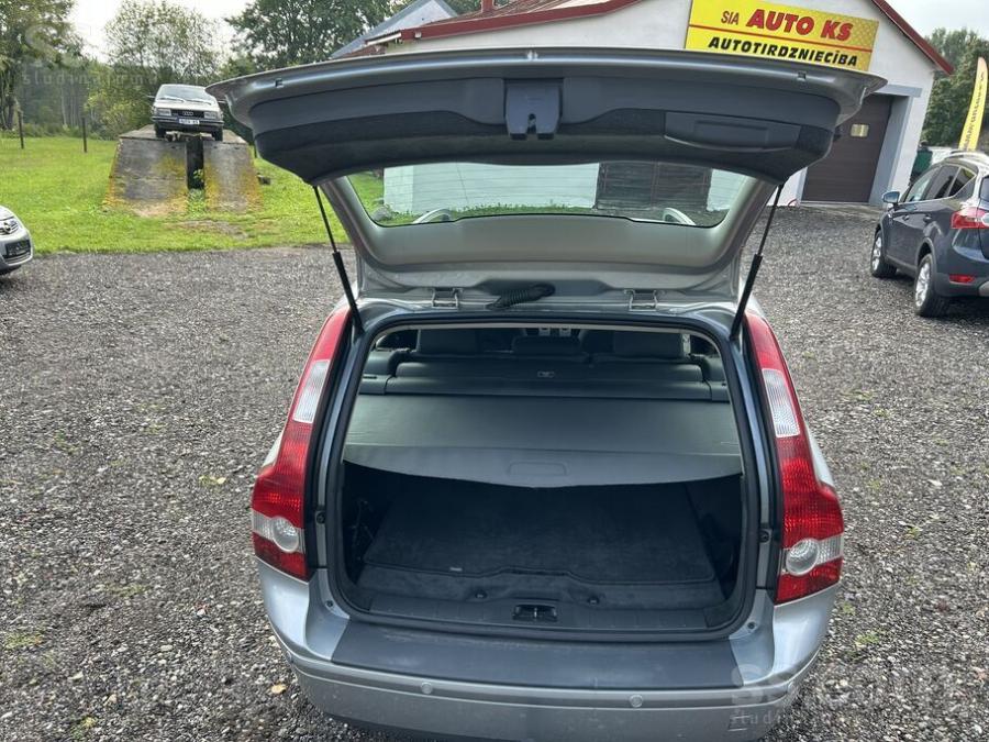 Pelēks Volvo V50 2006 Limbaži, ar dzinēja tilpumu 2.00 L un nobraukumu 349 tūkst. km par 1950 €, foto 8 vietnē AUTOMOTO.COM.LV
