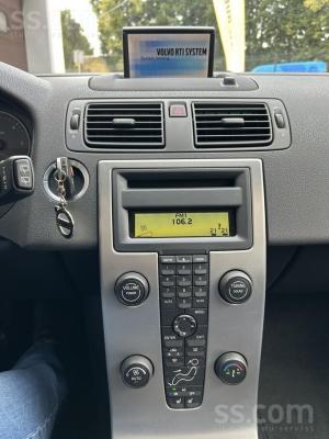 Pelēks Volvo V50 2006 Limbaži, ar dzinēja tilpumu 2.00 L un nobraukumu 349 tūkst. km par 1950 €, foto 12 vietnē AUTOMOTO.COM.LV
