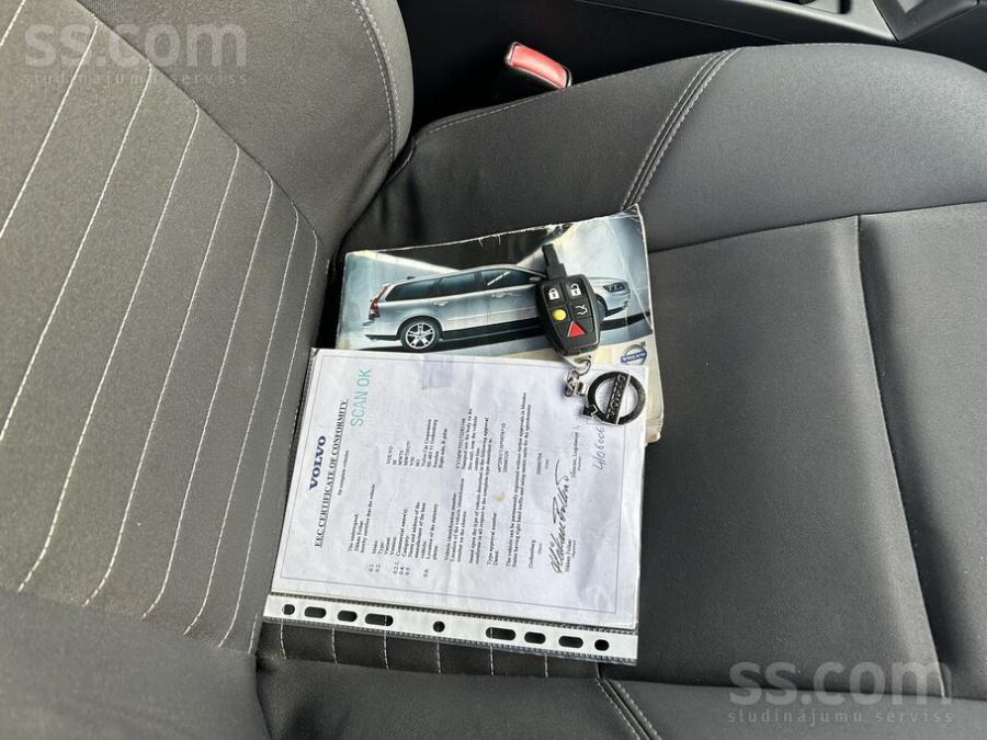 Pelēks Volvo V50 2006 Limbaži, ar dzinēja tilpumu 2.00 L un nobraukumu 349 tūkst. km par 1950 €, foto 14 vietnē AUTOMOTO.COM.LV