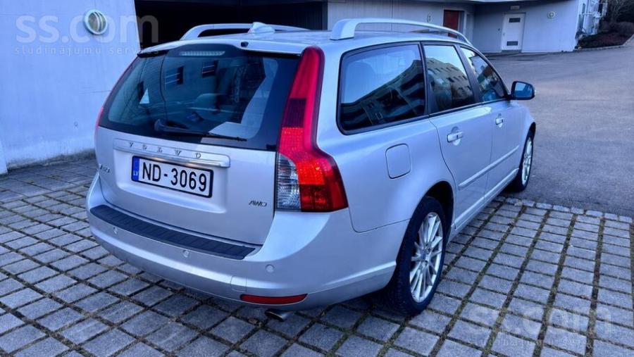 Grey Volvo V50 2006 in Riga, with an engine capacity of 2.50 L and mileage of 250 thousand km for 5700 €, photo 1 on AUTOMOTO.COM.LV