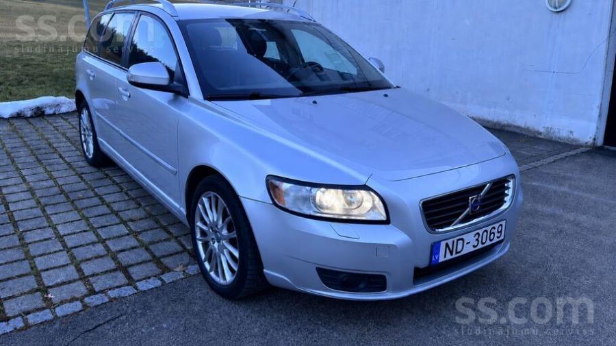 Grey Volvo V50 2006 in Riga, with an engine capacity of 2.50 L and mileage of 250 thousand km for 5700 €, photo 3 on AUTOMOTO.COM.LV