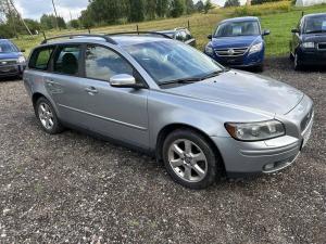 Pelēks Volvo V50 2006 Limbaži, ar dzinēja tilpumu 2.00 L un nobraukumu 349 tūkst. km par 1950 €, foto 4 vietnē AUTOMOTO.COM.LV